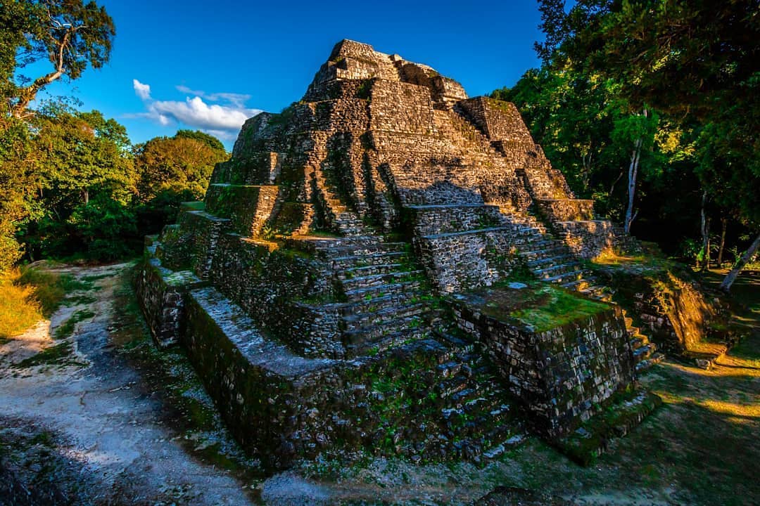 Sitio Arqueológico Yaxhá En Petén | Imperio Chapin