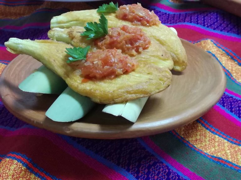 Receta De Pacayas Envueltas En Huevo | Fácil Y Rápida